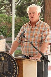 Photo | Dr.-Robert-Collins | UCLA