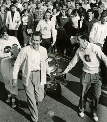 Photo | Victory-Bell-Return 50-350 | UCLA