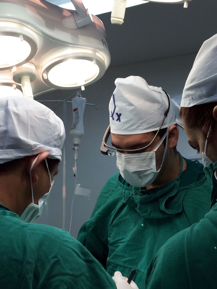 UCLA physicians use Google Glass to teach surgery abroad | UCLA