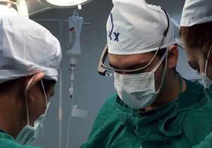 UCLA physicians use Google Glass to teach surgery abroad | UCLA