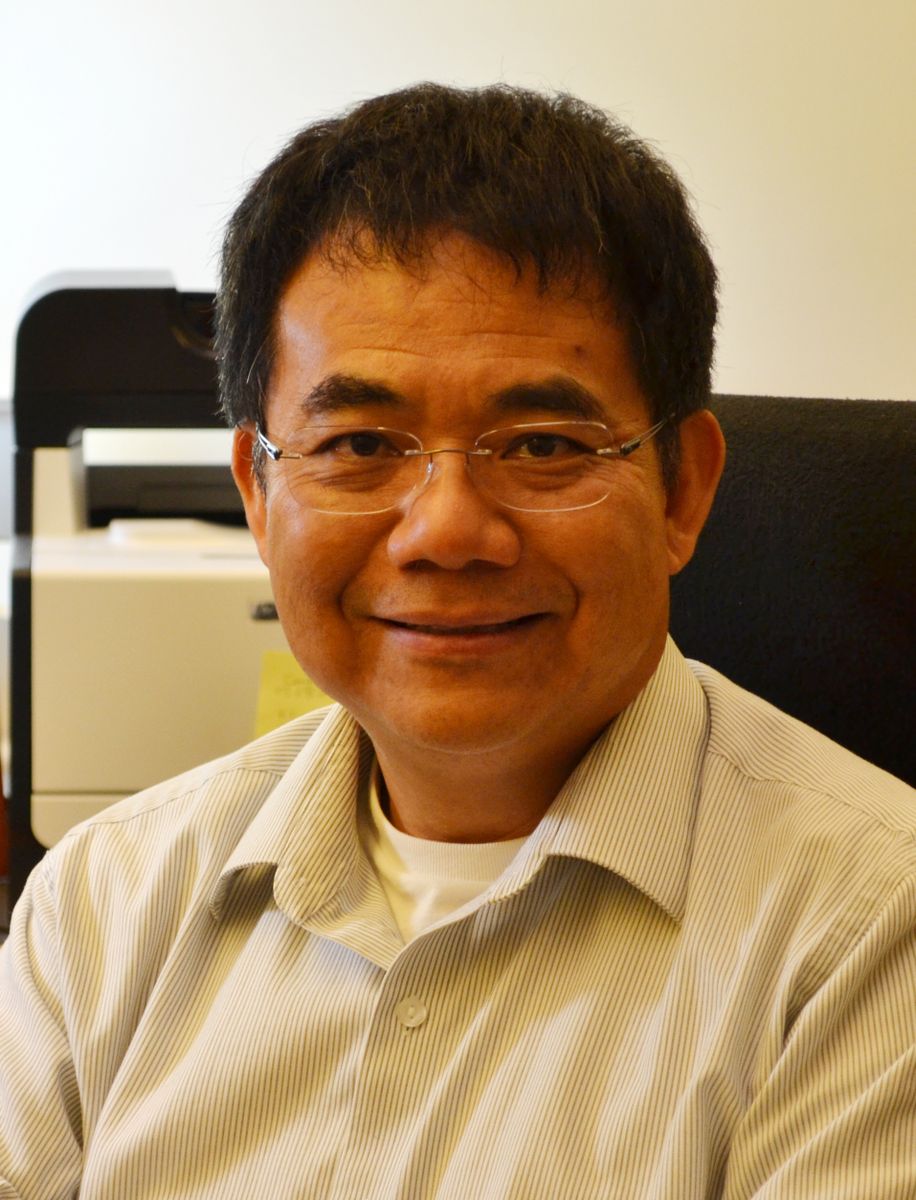 Professors Yang, Kaner named to Royal Society of Chemistry | UCLA