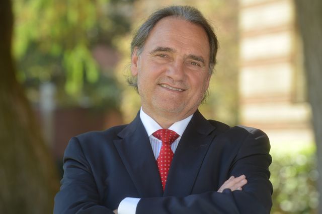 Carlos Alberto Torres wins award for outstanding literature in adult ...