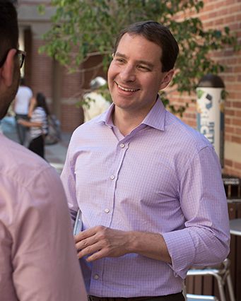 UCLA Anderson professor to receive award for research manuscript | UCLA