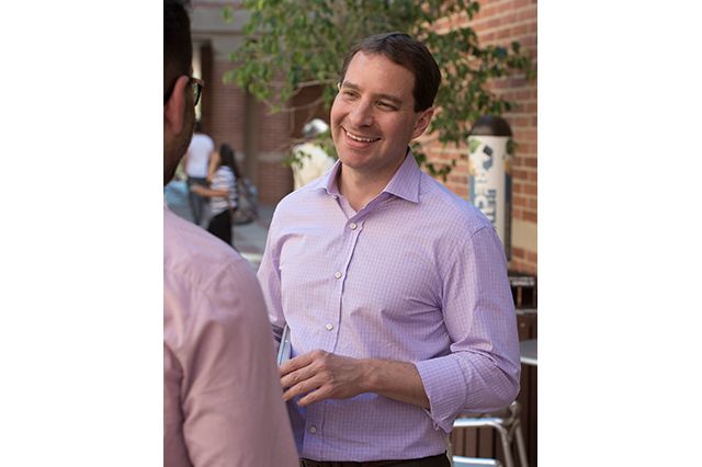 UCLA Anderson professor to receive award for research manuscript | UCLA