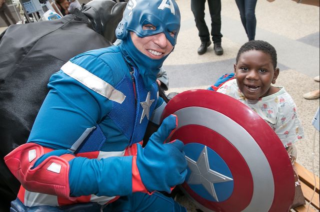 Superhero window washers scale hospital, bring smiles to young patients ...