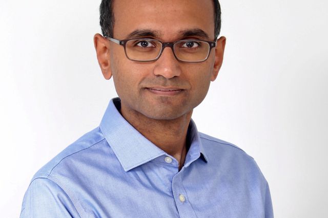Materials science professor honored for renewable energy research | UCLA