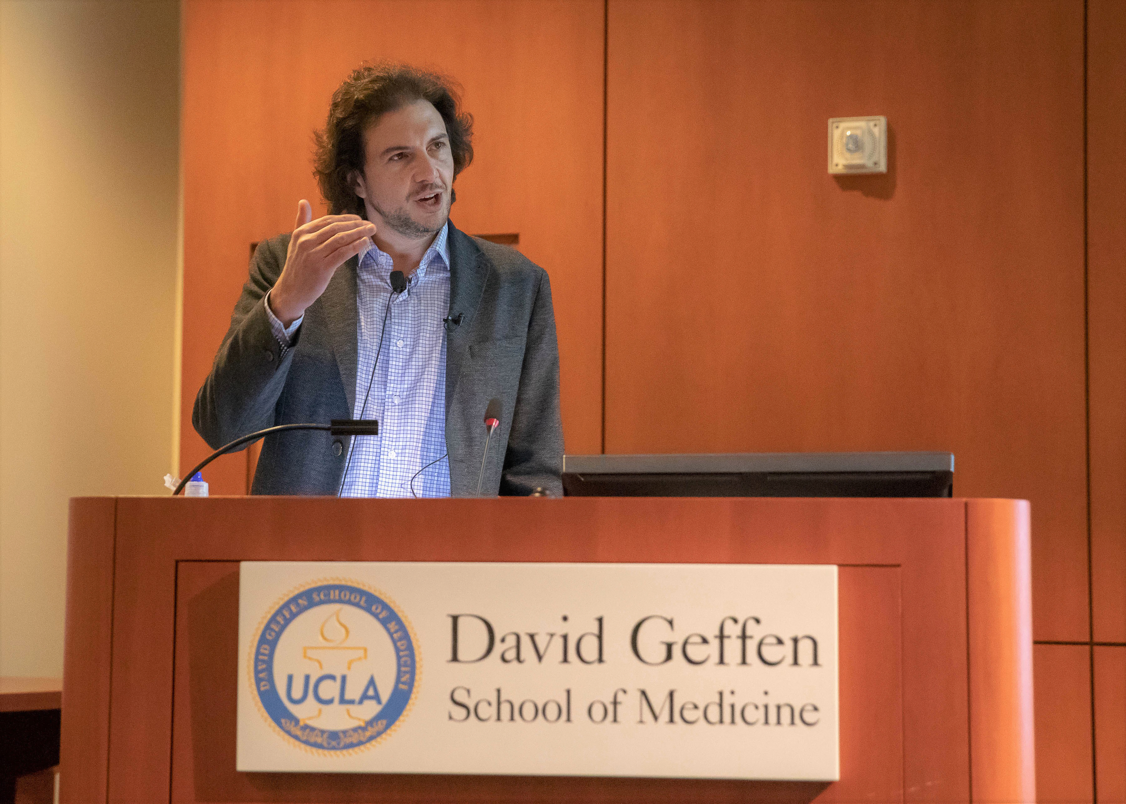Geffen School of Medicine presents award for excellence in basic ...