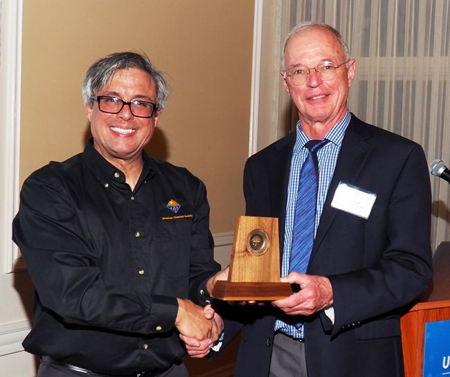 Distinguished professor of chemistry receives Tolman Medal | UCLA