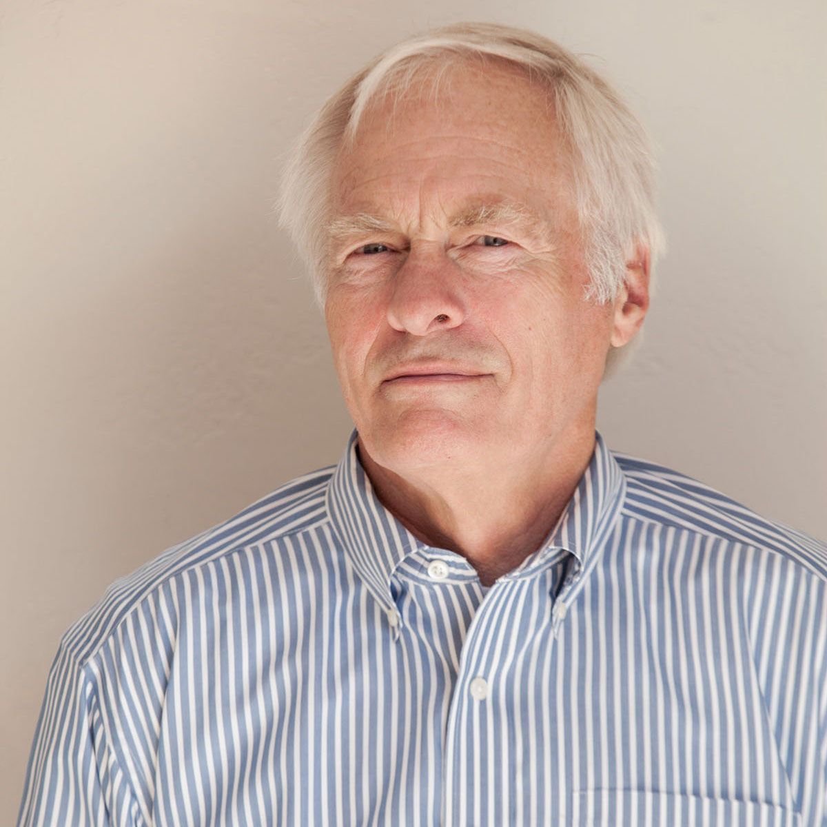 Professor receives medal from the American Geophysical Union | UCLA