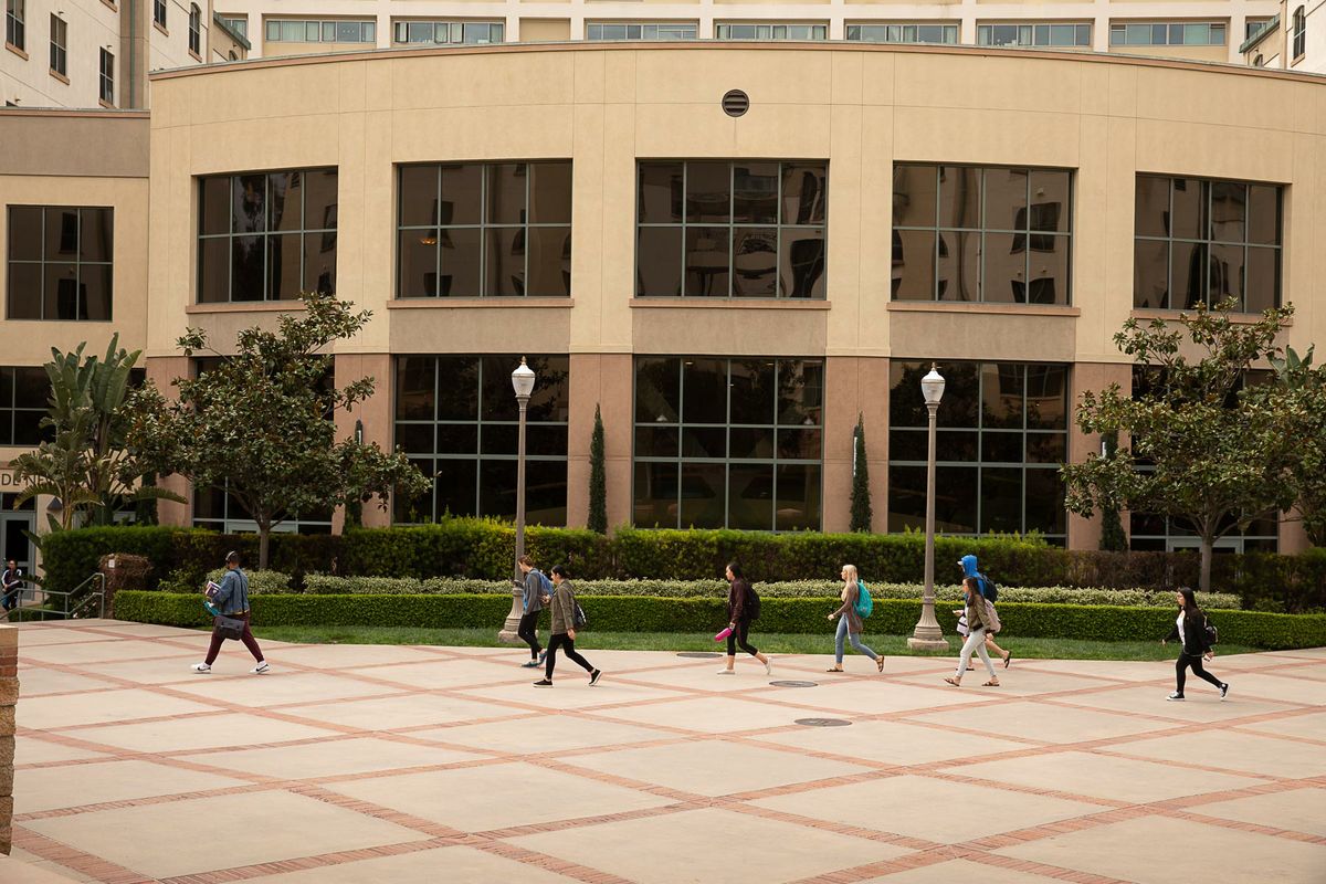 Photo | De Neve Commons | UCLA