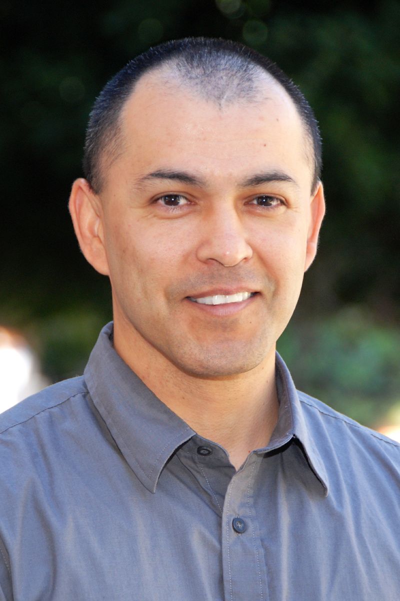 Biochemistry professor receives prize for work increasing diversity | UCLA