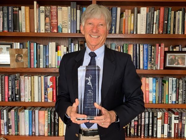 Professor emeritus receives Elizabeth Fries Health Education Award | UCLA