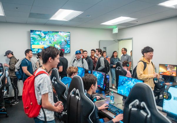 While traditional sports sit on the bench, UCLA’s esports teams play on ...