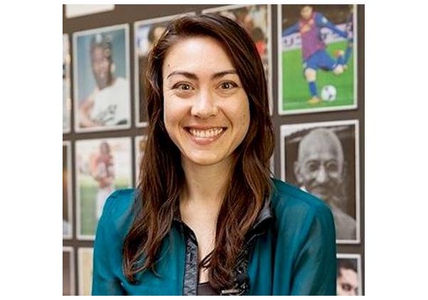 Students provide a direct line to help struggling county workers | UCLA
