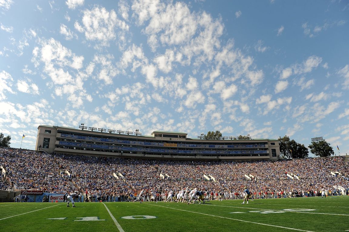 UCLA football at Rose Bowl returns to full seating capacity on Aug. 28 ...