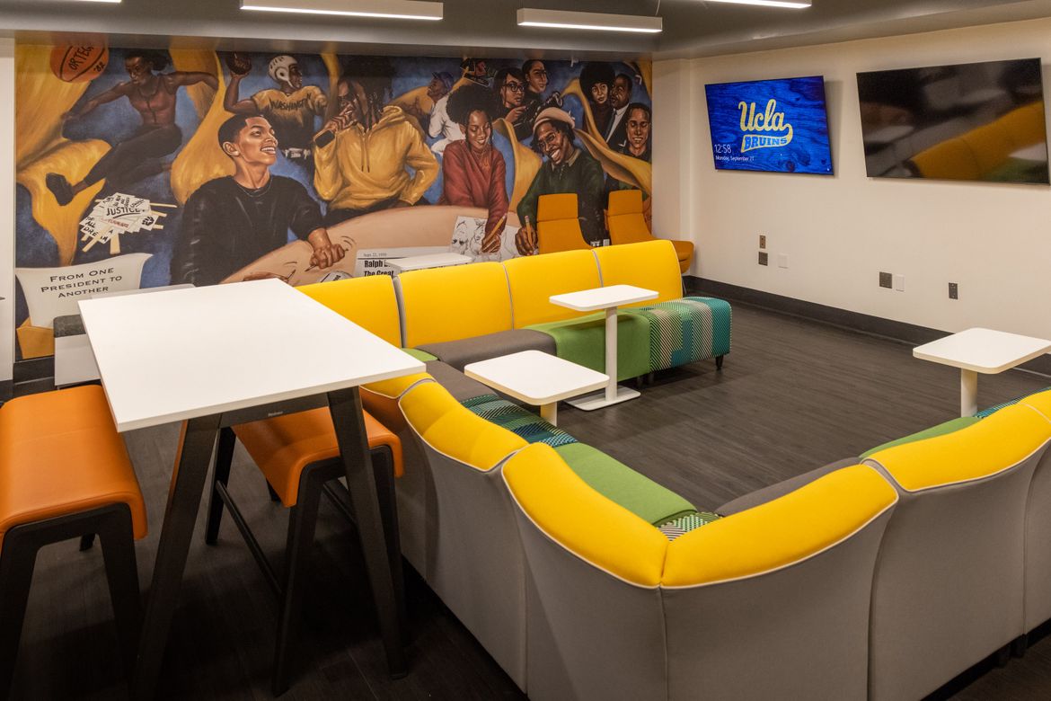 Photo | Black Bruin Resource Center mural | UCLA