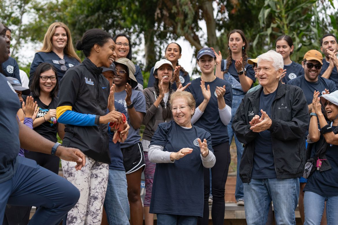 Photo | Chancellor Gene Block and Carol Block on Volunteer Day 2023 | UCLA