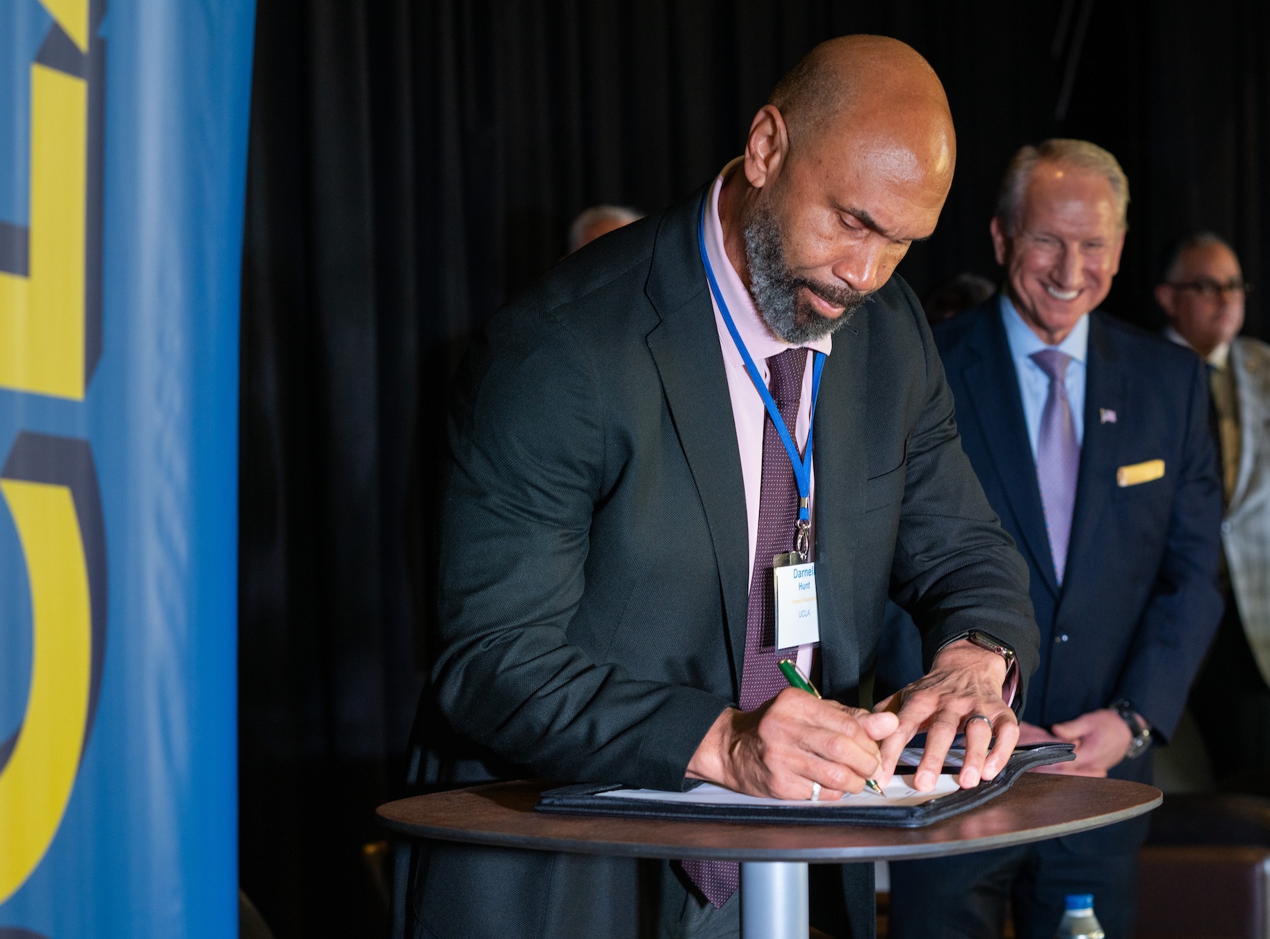 UCLA and Port of Los Angeles sign memorandum | UCLA