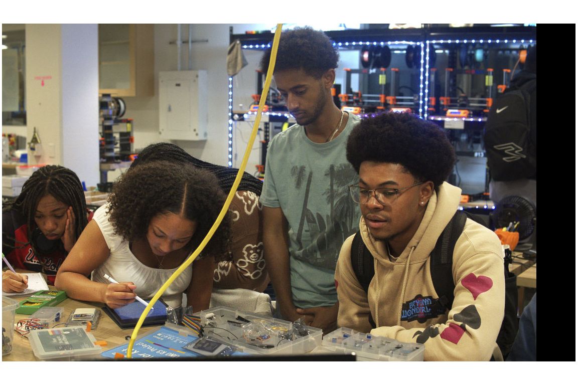 Students get hands-on engineering experience building a 3D-printed ...
