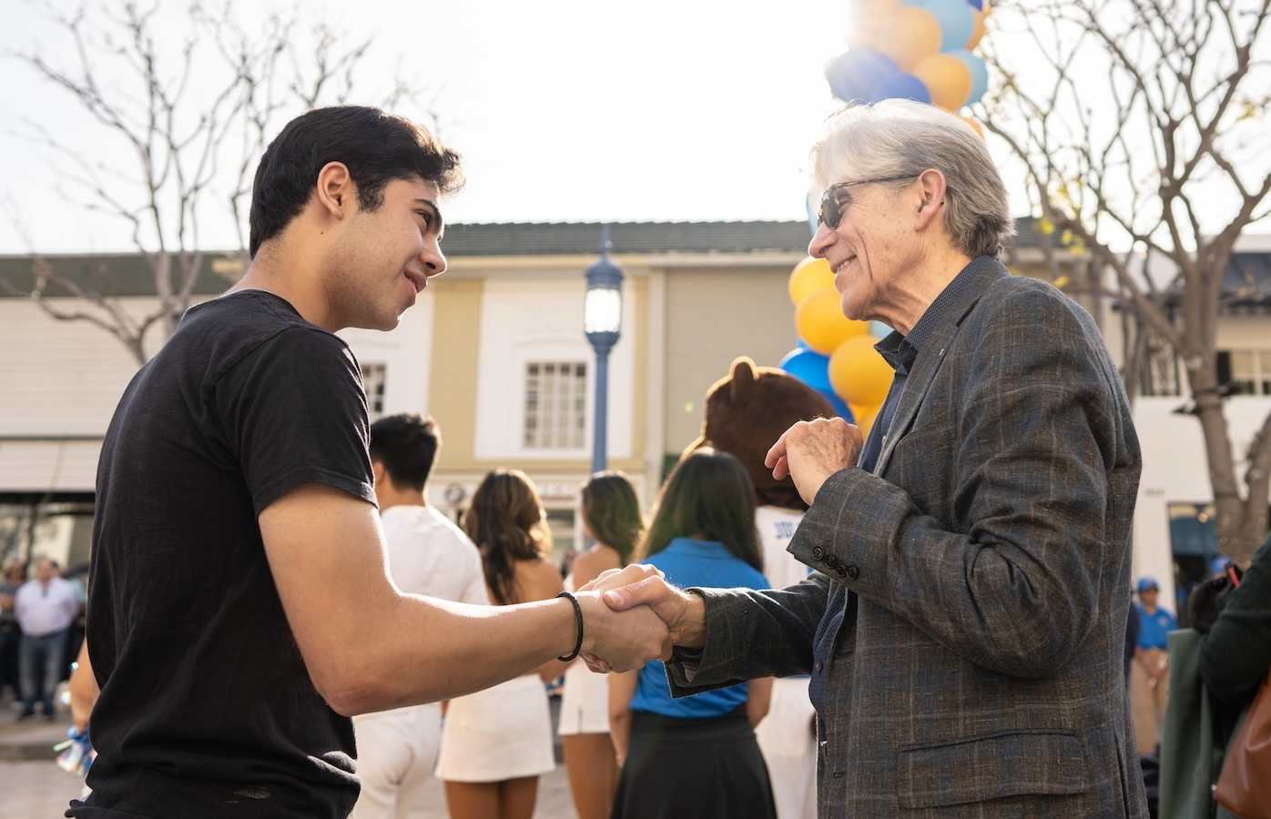 Westwood's Broxton Plaza goes car-free | UCLA