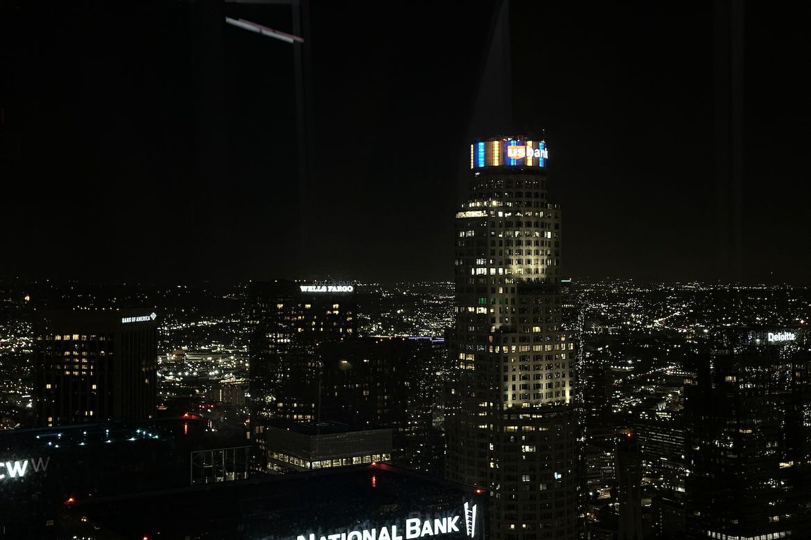 Photo | Wide shot of the top of the U.S. Bank Tower in downtown Los ...