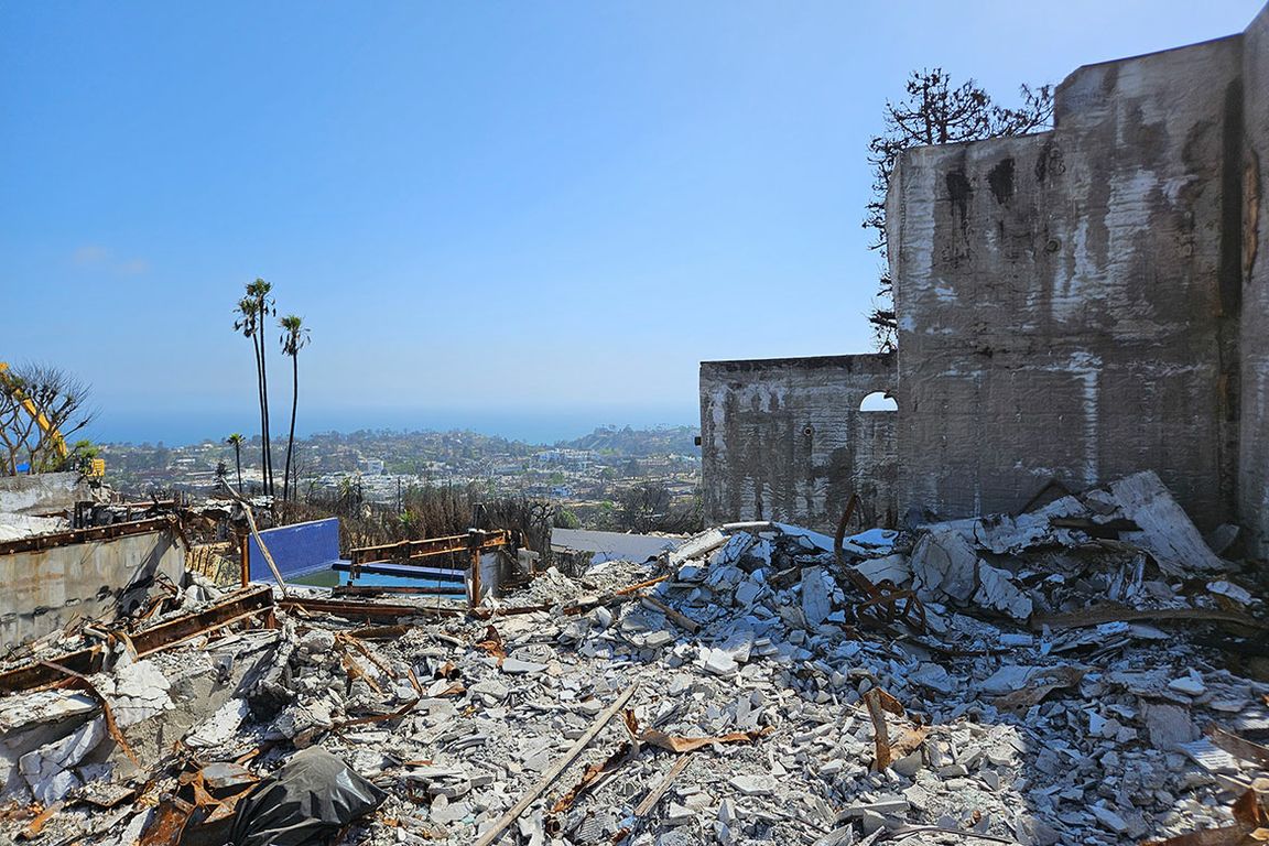Palisades, Altadena cleanup zones had metals in the air months after ...