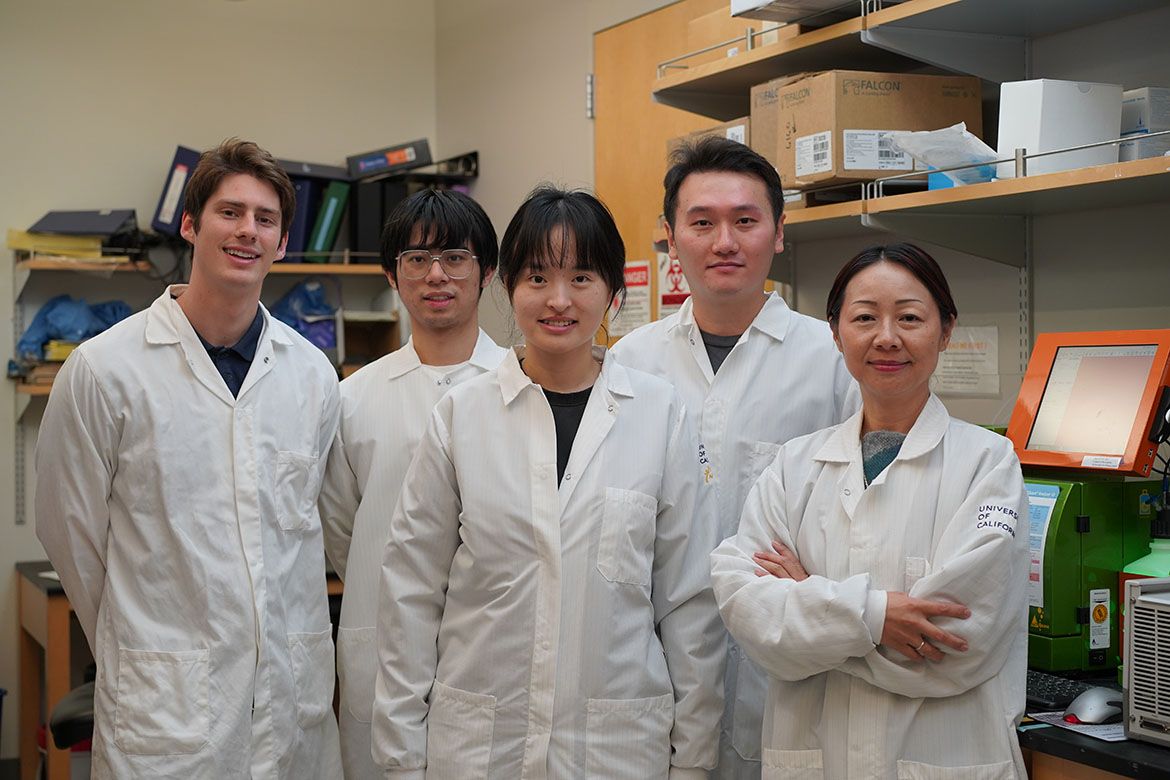 Photo | UCLA Broad Stem Cell Research Center team members Tyler ...
