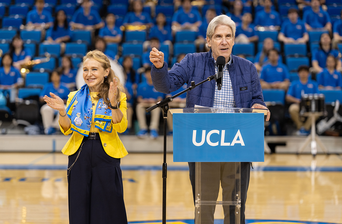 ‘You belong here!’ Newly admitted students feel the UCLA spirit at ...