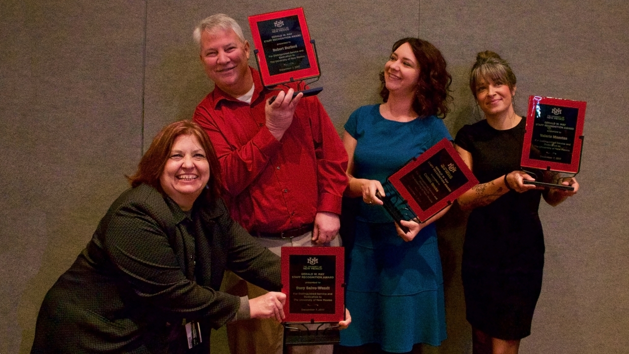 Award honors staff who lead by example | UNM UCAM Newsroom