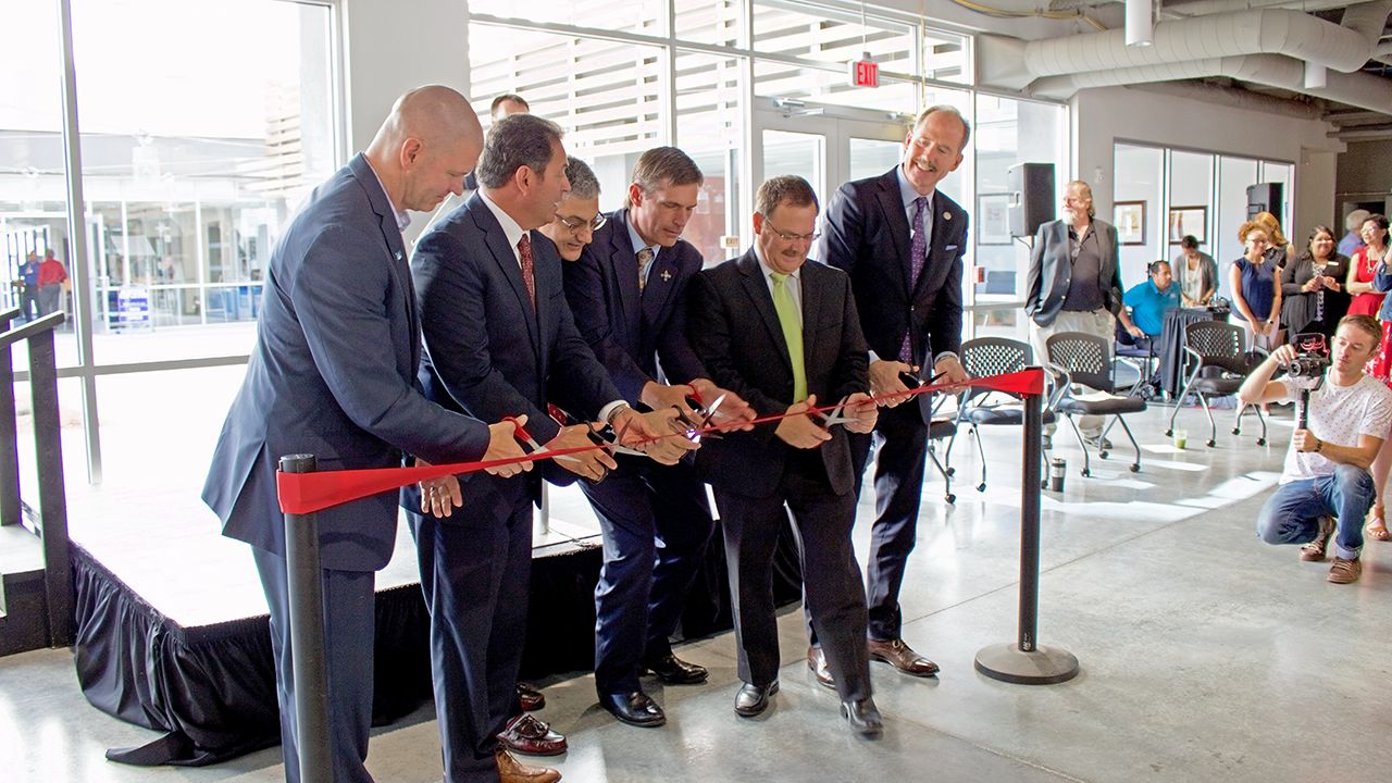 Lobo Rainforest Building opens in high desert | UNM UCAM Newsroom