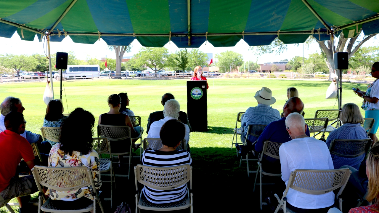 UNM celebrates the fruits of partnership by planting a tree | UNM UCAM ...