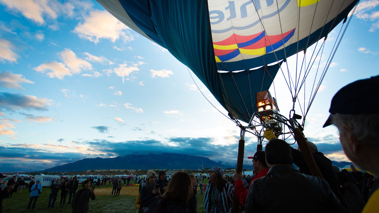 UNM students rise with hot air balloons | UNM UCAM Newsroom