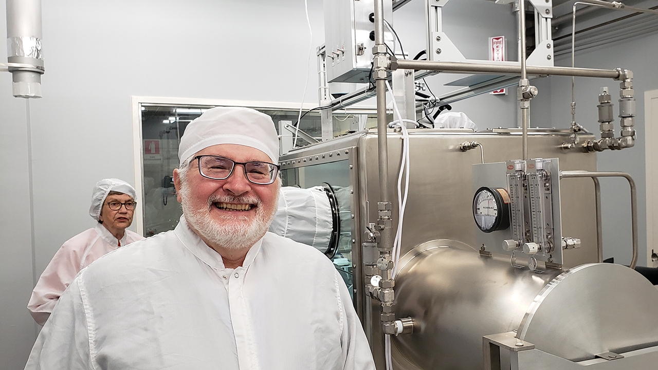 NASA opens sealed Apollo sample ahead of Artemis missions | UNM UCAM ...