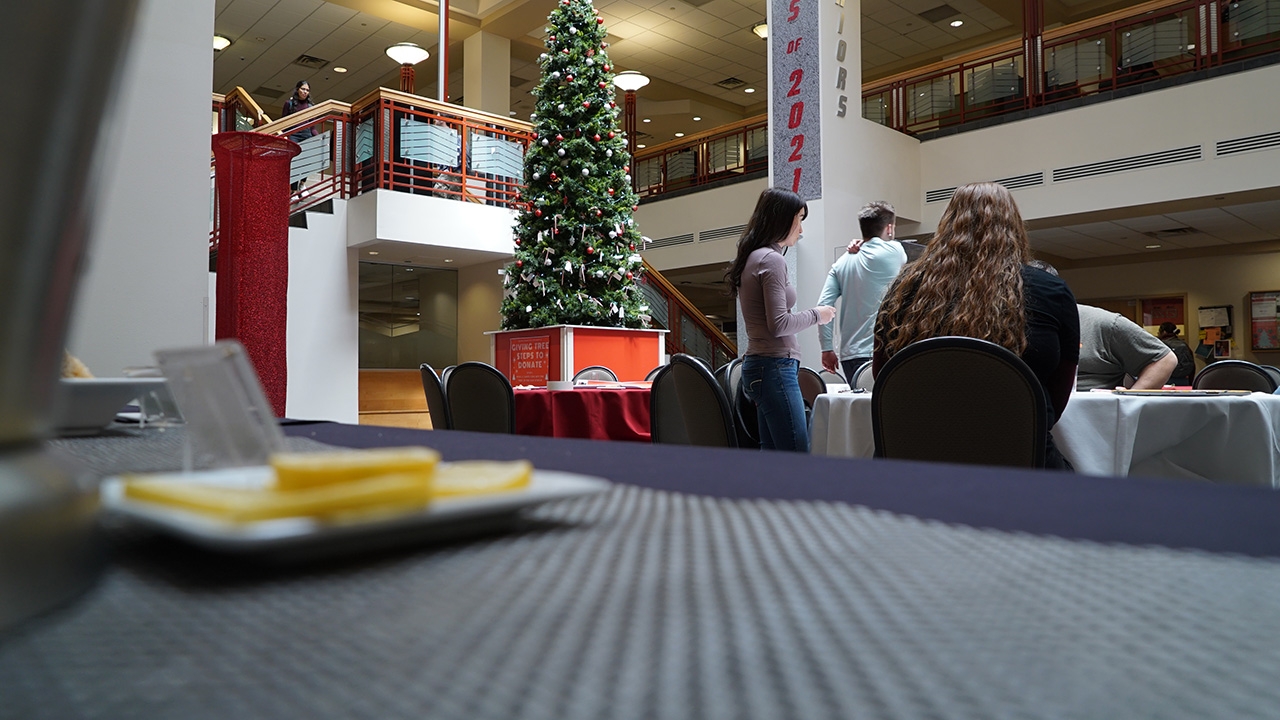 ASUNM Giving Tree provides gifts for needy children | UNM UCAM Newsroom