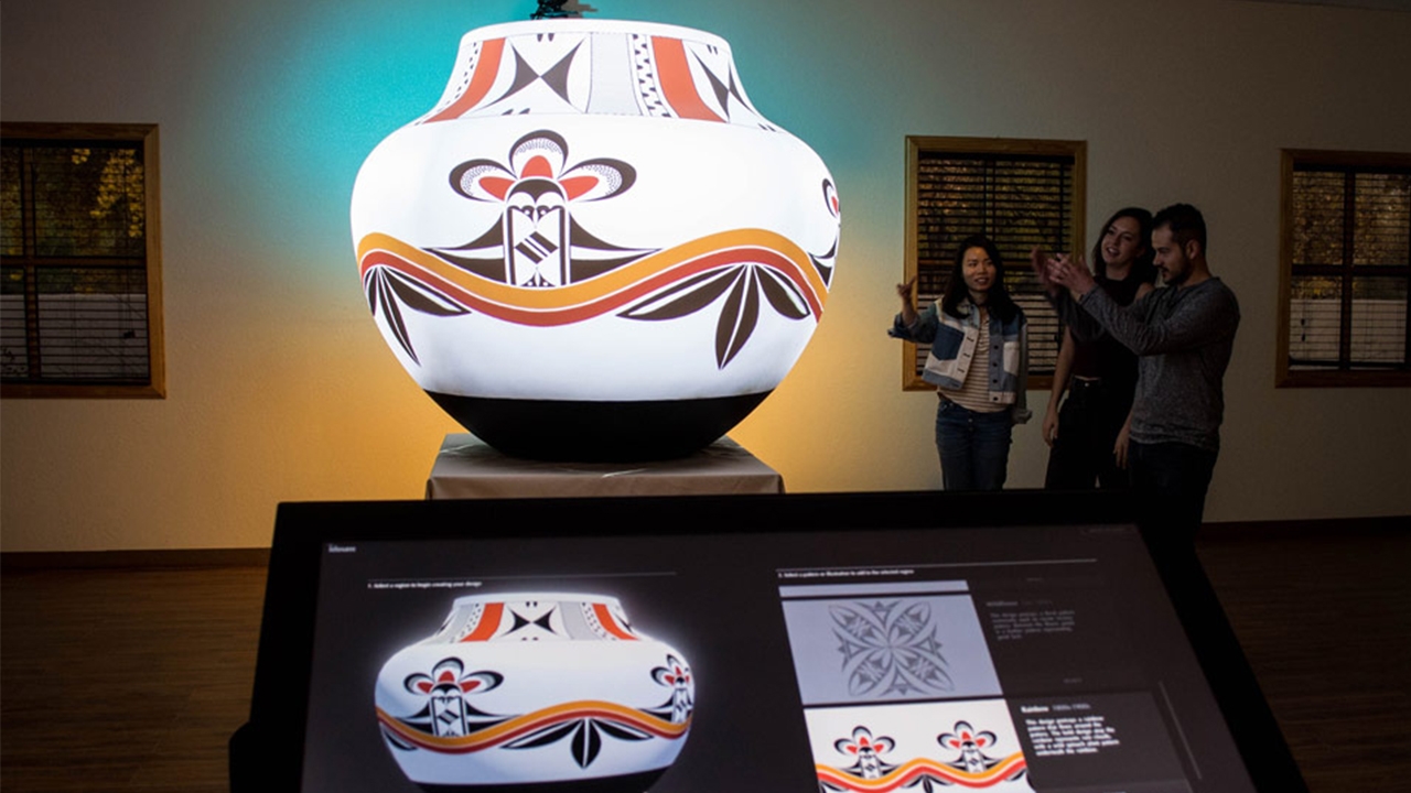 Native American artist teaches traditional methods of making Pueblo ...