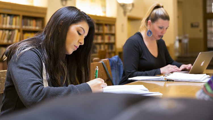 ASUNM and Resource Centers team up to provide financial stability: UNM ...