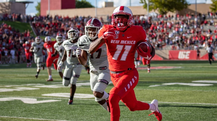 Lobos football player |UNM Newsroom