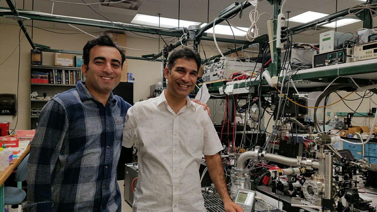 CHTM, Physics labs successfully cool glass with lasers | UNM UCAM Newsroom