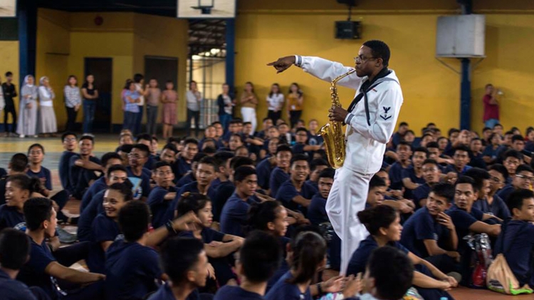 UNM alum finds musical fulfillment in Navy band: UNM Newsroom