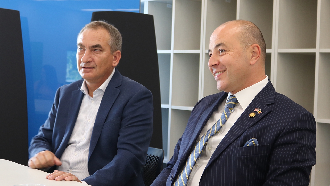 Romanian Ambassador visits the UNM Center for Stable Isotopes as part ...