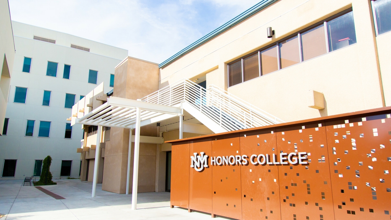 UNM Honors College celebrates 10th anniversary | UNM UCAM Newsroom