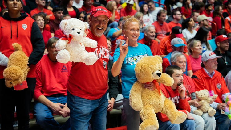 Teddy Bear Toss sets stage for BeKind UNM Feb. 12-16: UNM Newsroom