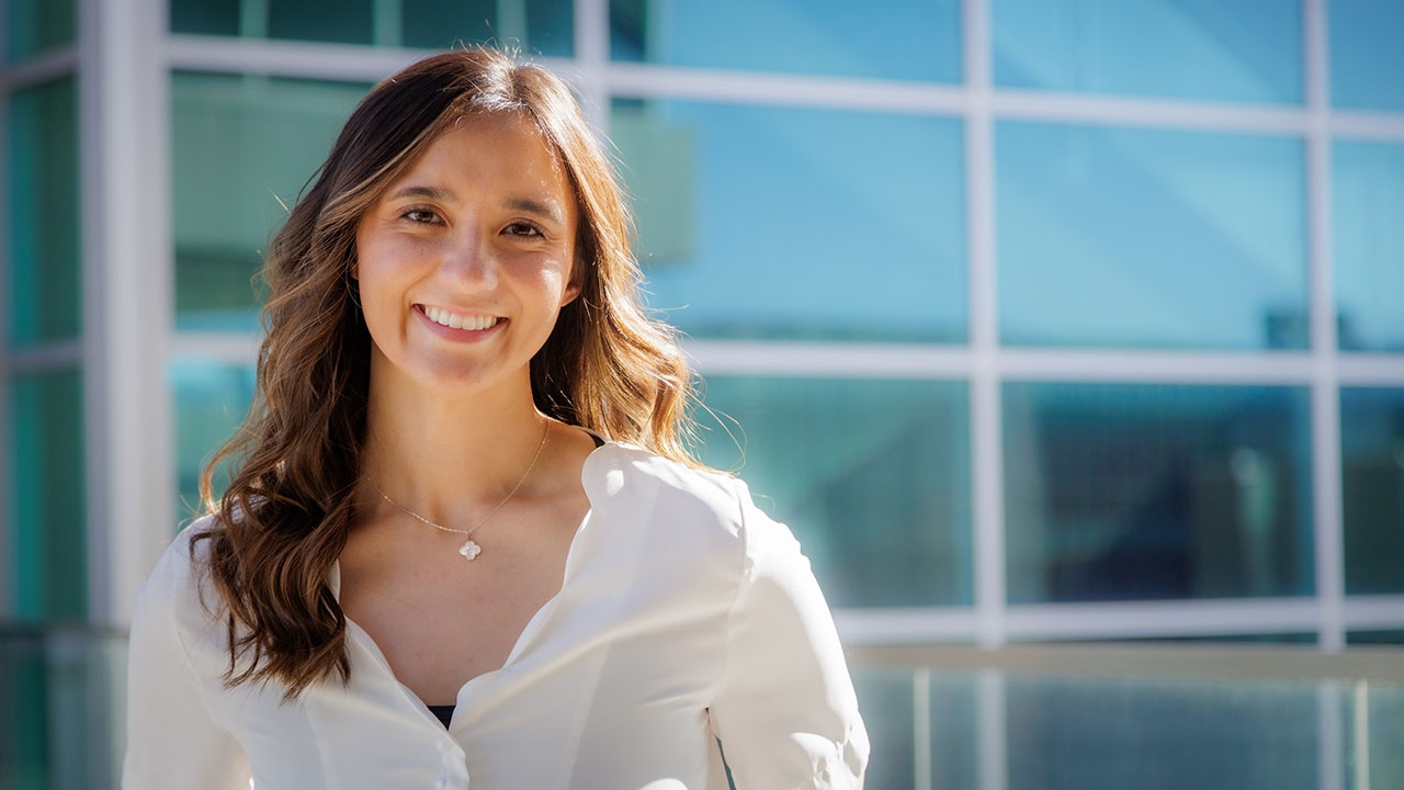 2024 Inspiring Graduate | Heather Cabos | UNM UCAM Newsroom