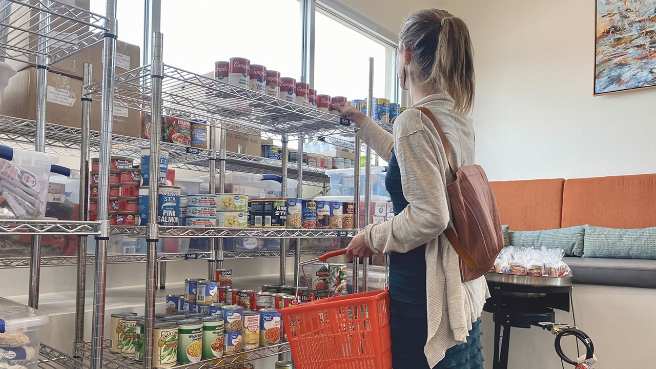 Lobos helping Lobos one bite at a time | UNM UCAM Newsroom