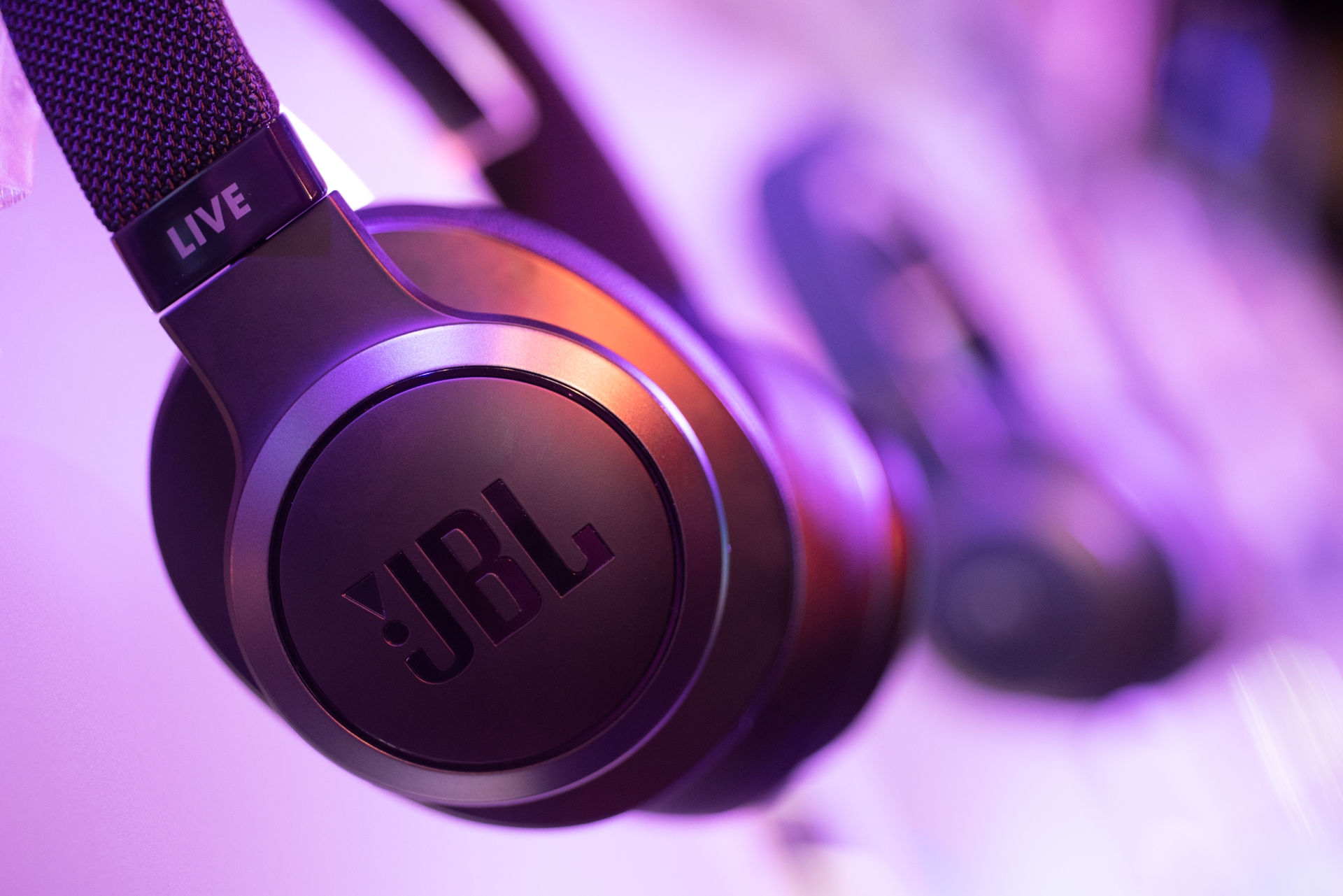 Inspired by You: JBL® LIVE Headphone Series Delivers Premium Sound and ...