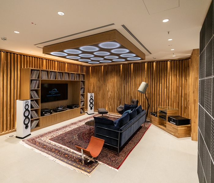 Luxury Studio_Listening Room_v2_201905130604