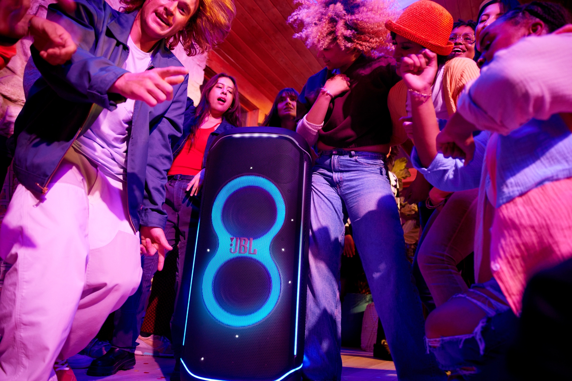 Faîtes la fête sans limites avec la JBL PartyBox Ultimate | HARMAN