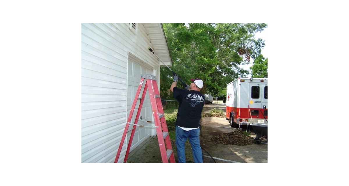 Photo | Ingalls Shipbuilders Help Beautify American Red Cross Building ...