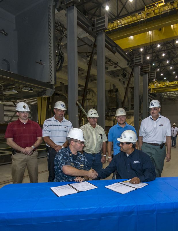 Photo | Ingalls Shipbuilding Delivers DDG 1001 Composite Hangar | HII News