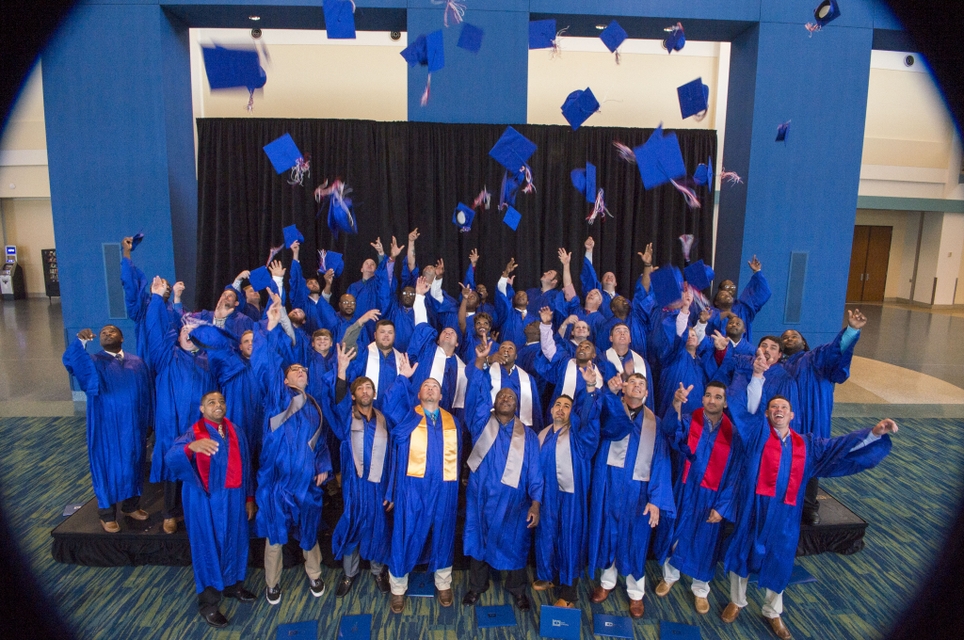 Photo | Ingalls Apprentice School Graduation | HII News